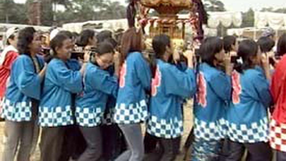 Omikoshi Jepang Diarak di Senayan