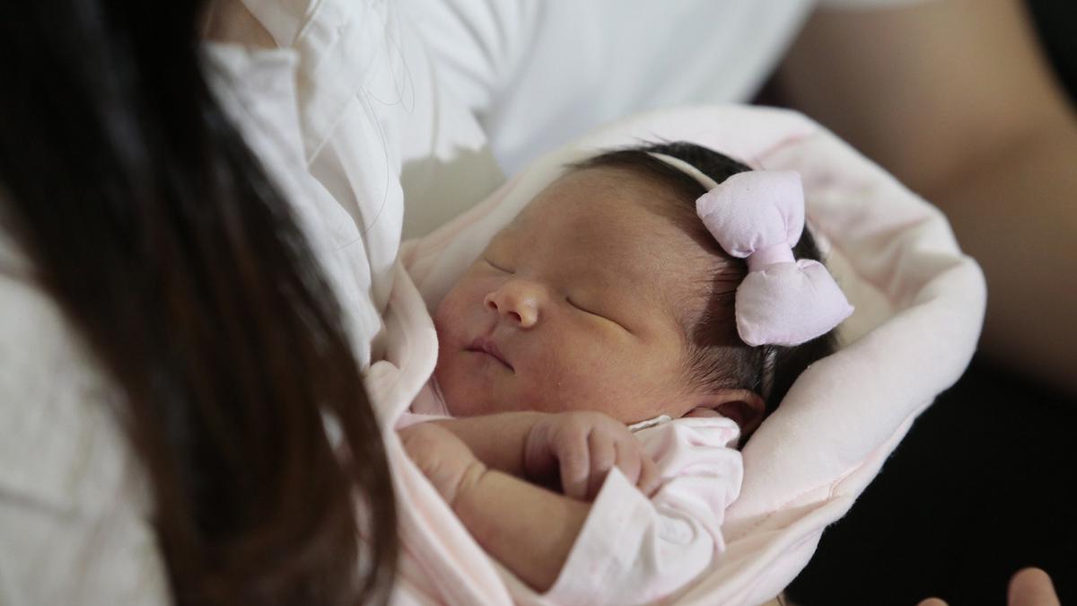 Anak Pertama Franda-Samuel Zylgwyn, Imut dan Punya Nama Unik