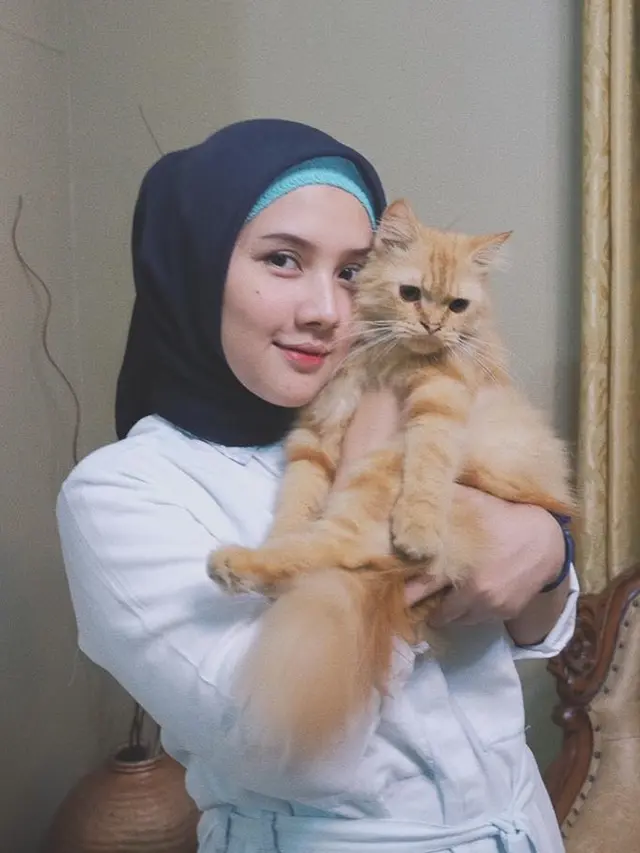 6 Potret Una Maulina, Wanita yang Dikabarkan Dekat dengan Sahrul ...