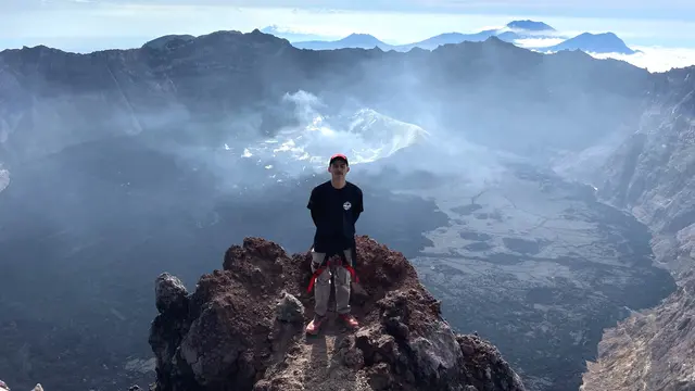 6 Fakta Menarik Gunung Raung yang Terkenal Ekstrem, Kawahnya Terbesar ...