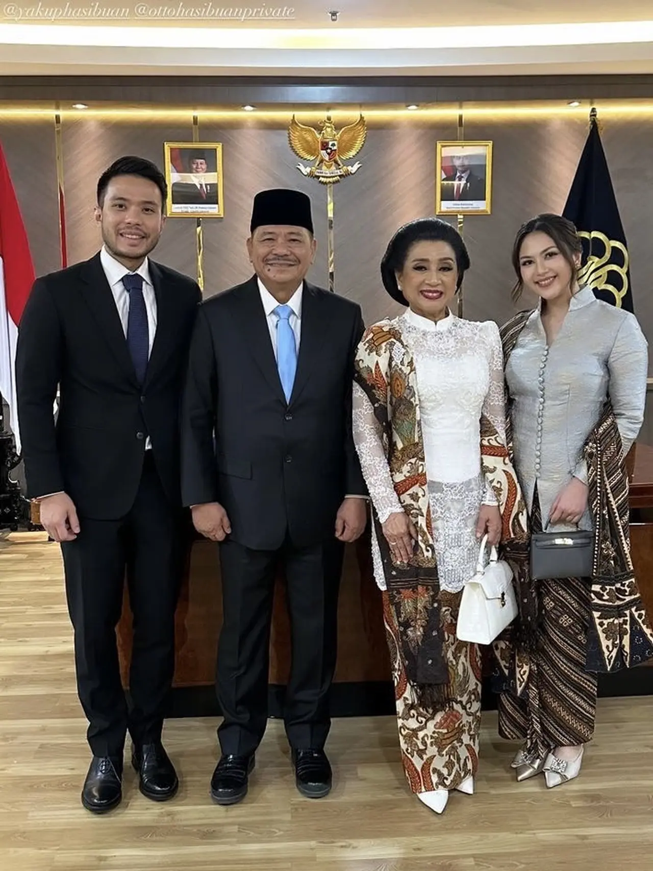 6 Potret Srikandi Keluarga Otto Hasibuan saat Pelantikan Wakil Menteri, Didampingi Istri hingga ...