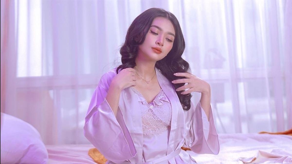 Penyanyi Vianty Arvy Berikan Tips Menentukan Pilihan di 2024: Cari Yang Paling Pas dan Nyaman ...