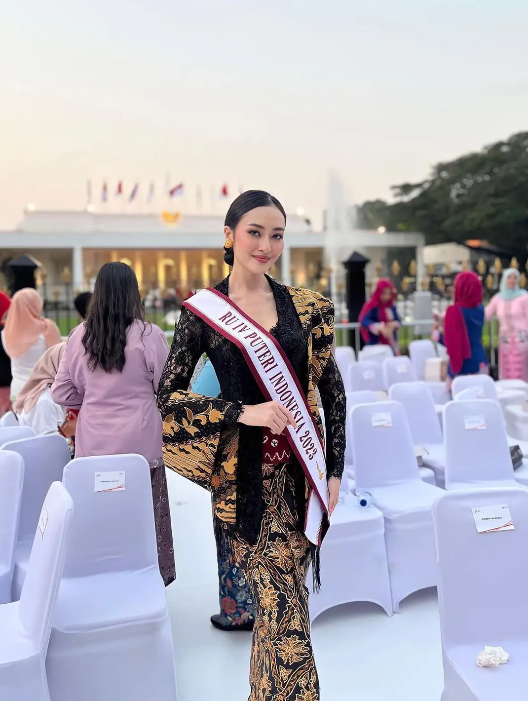 8 Potret Penuh Pesona Puteri Modiyanti, Putri Cantik dan Cerdas Tommy ...