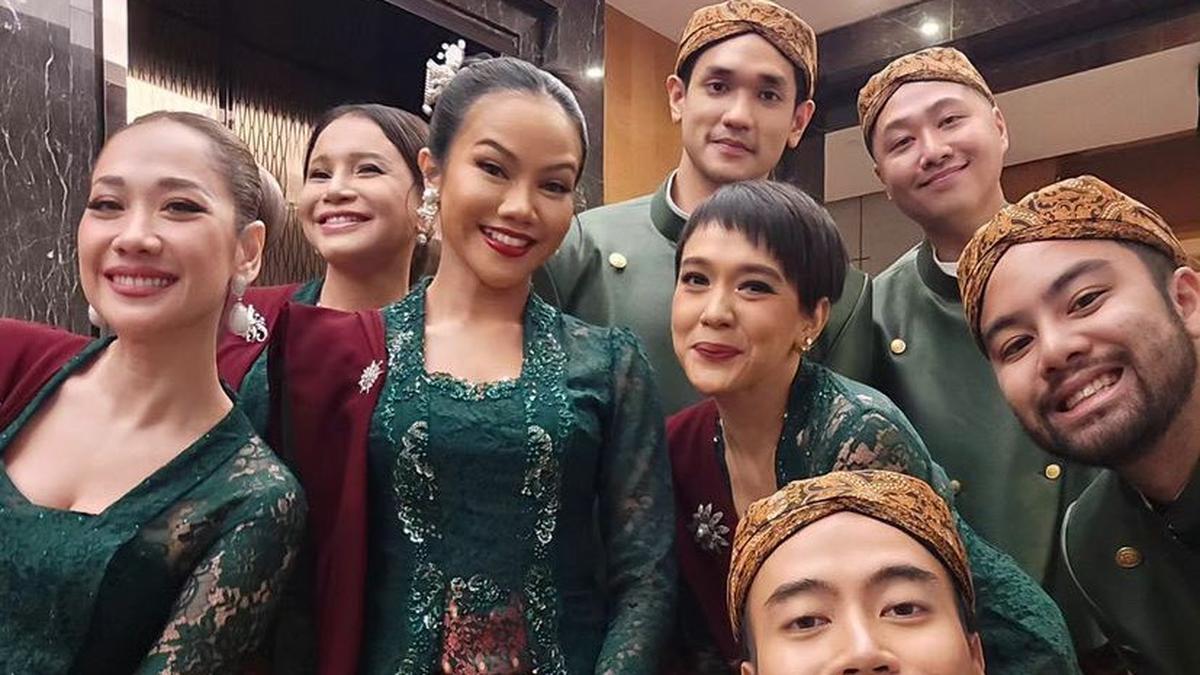 Pernikahan Bak Konser, 5 Musisi Wanita Indonesia Jadi Bridesmaid Nino ...