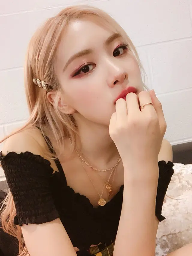 Lip Tint Rp 60 ribu-an Jadi Rahasia Bibir Pink Merona Rose BLACKPINK ...