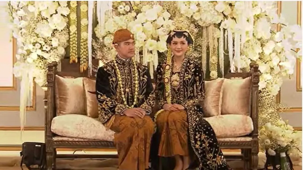 Sejarah Busana Pengantin Dodotan Basahan Solo yang Dipakai Kaesang Pangarep dan Erina Gudono ...