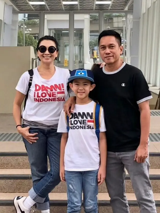 Lulus Jenjang SMP, Intip Potret Wisuda Manuel Anak Bungsu Indy Barends yang Kian Ganteng ...