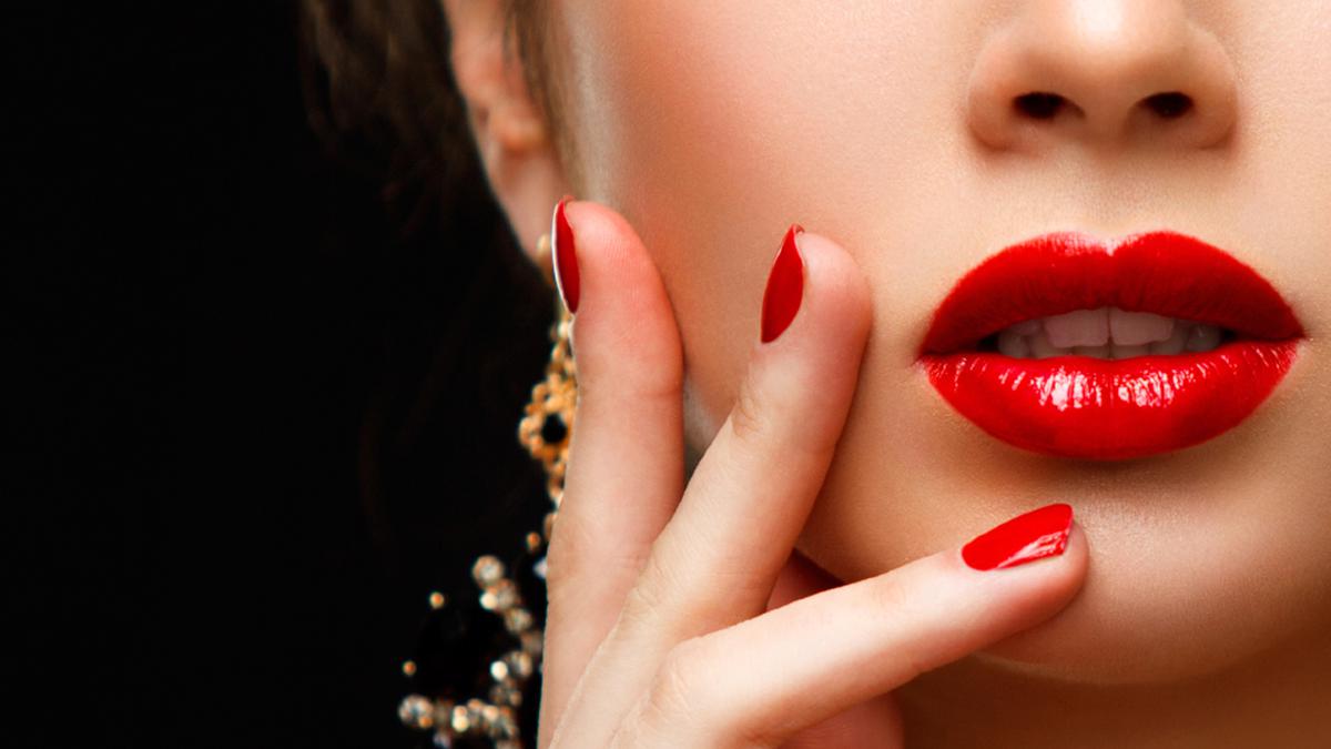 Lip Balm Buat Bibir Semakin Kering? Ini Alasannya - Fashion & Beauty ...