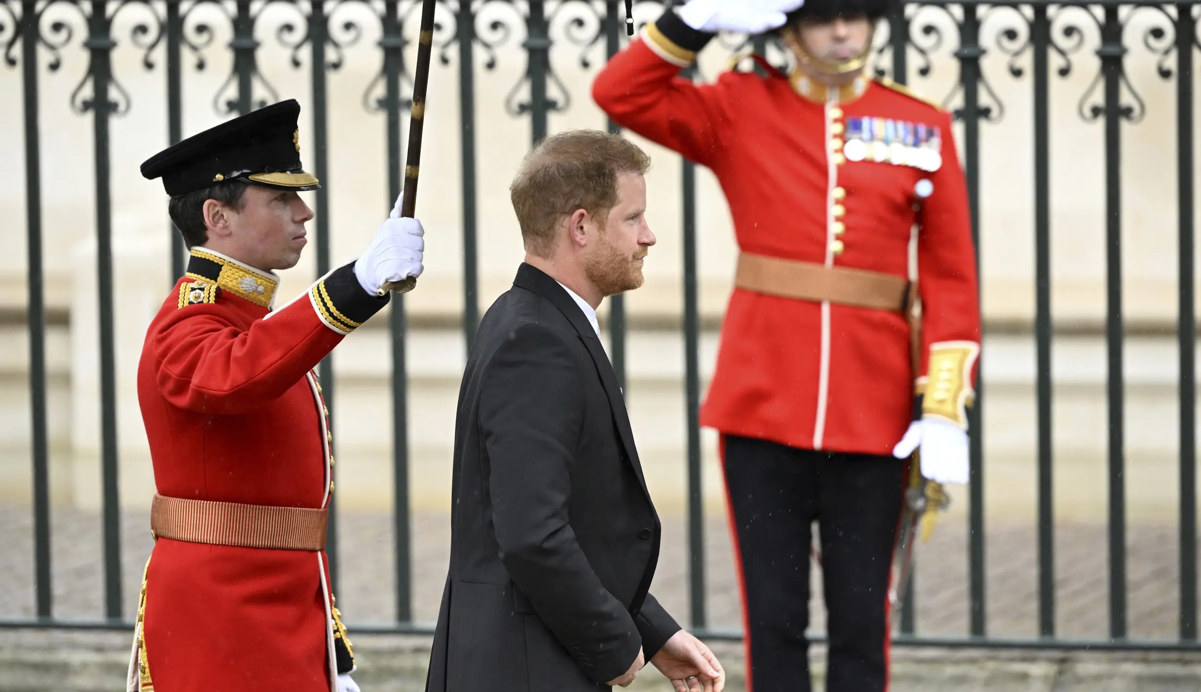Penobatan Raja Charles Iii Pangeran Harry Tiba Di Westminster Abbey