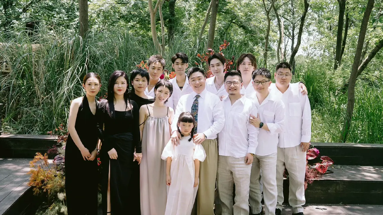 6 Potret Pernikahan Steven Hao Si Pemeran BoBoHo, Intip Gaun Resepsi ...