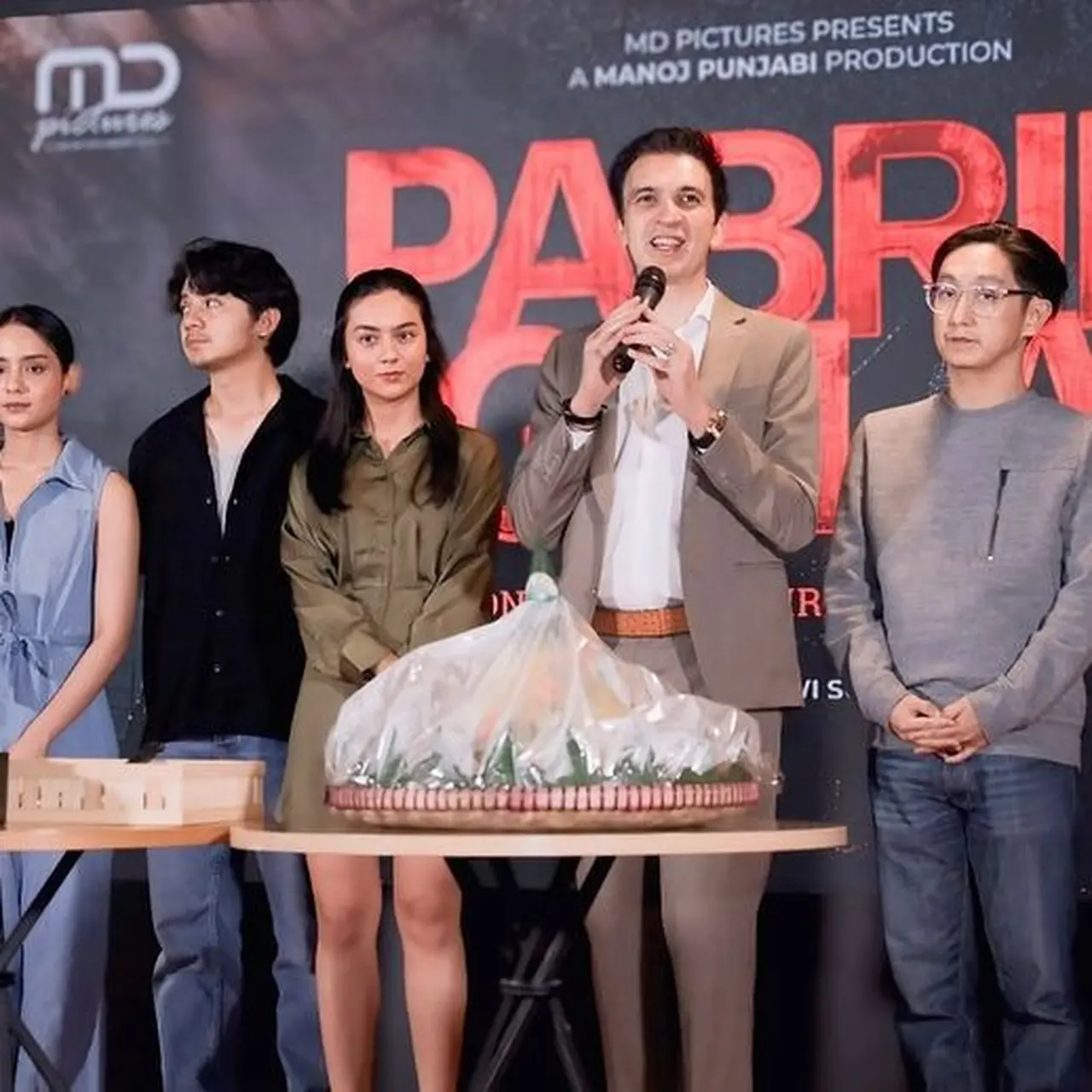 Poster Film PABRIK GULA Produksi MD Entertainment Panen Kritikan ...