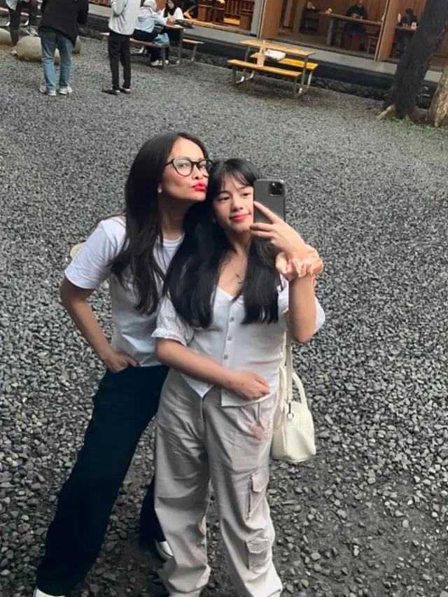 Foto-Foto Ulla Anak Bungsu Ersa Mayori yang Baru Saja Berulang Tahun ke ...