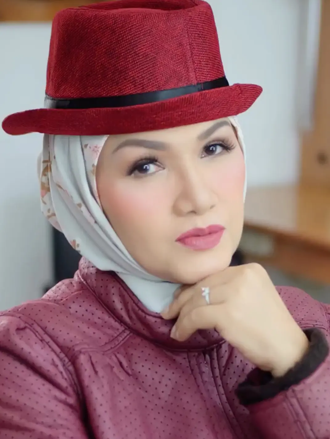 Potret Terbaru Tuty Wibowo Penyanyi Lagu Hamil Duluan Kini Berhijab, Viral Setelah Dibahas Bunda ...