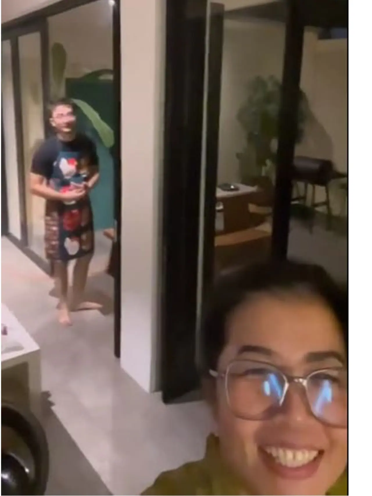 6 Potret Bryan Domani Masak Bareng Sang Ayah, Ditatap Senyum Mawar de ...