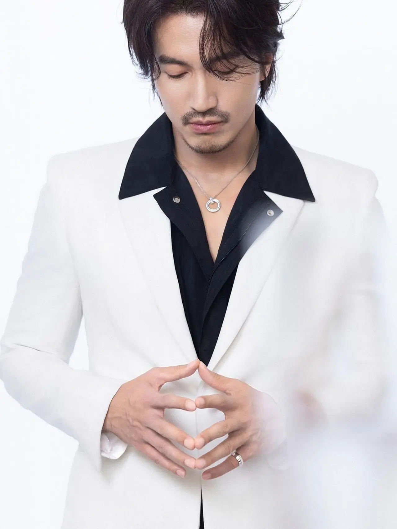 7 Potret Terbaru Jerry Yan yang Makin Memesona di Usia 47 Tahun dengan ...