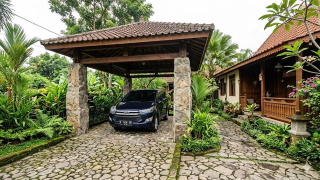 7 Inspirasi Desain Carport yang Cocok untuk Rumah Kampung, Fungsional ...
