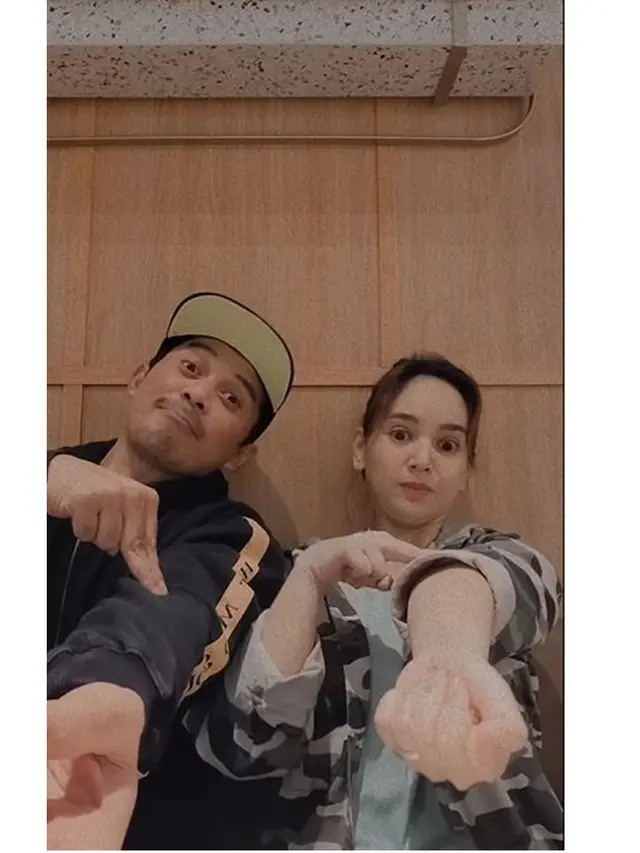 6 Potret Angelica Simperler dan Suami yang Ternyata Pemilik Karaoke Ayu ...