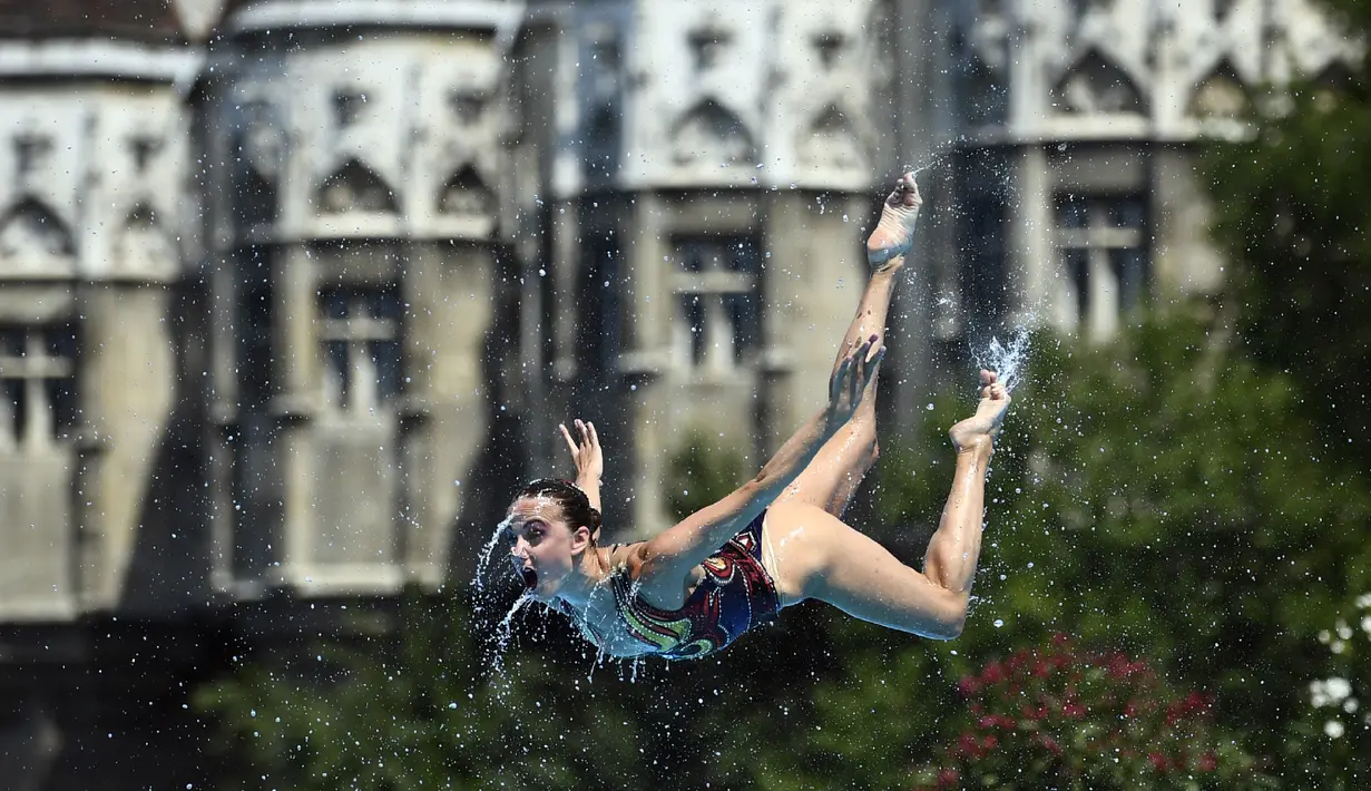 Woow Indahnya Gerakan Renang di Dalam Air - Foto Liputan6.com