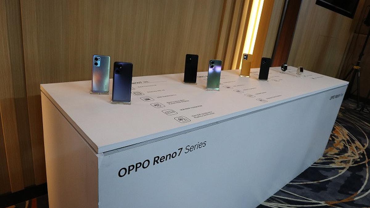 Melihat Oppo Reno7 5G Lebih Dekat, Smartphone dengan Kamera 64MP dan 65W SuperVOOC - Tekno ...