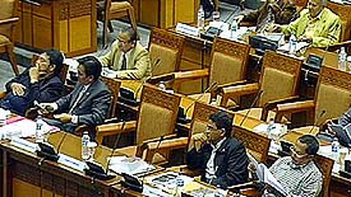 PDIP Menuduh Ketua DPR Berkolusi dengan Presiden