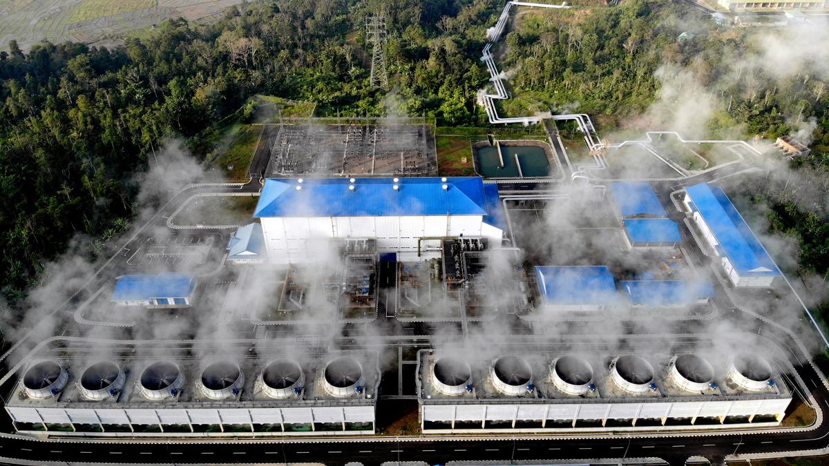 Sumber Energi Panas Bumi RI Berperan Penting bagi Program Dekarbonisasi ...