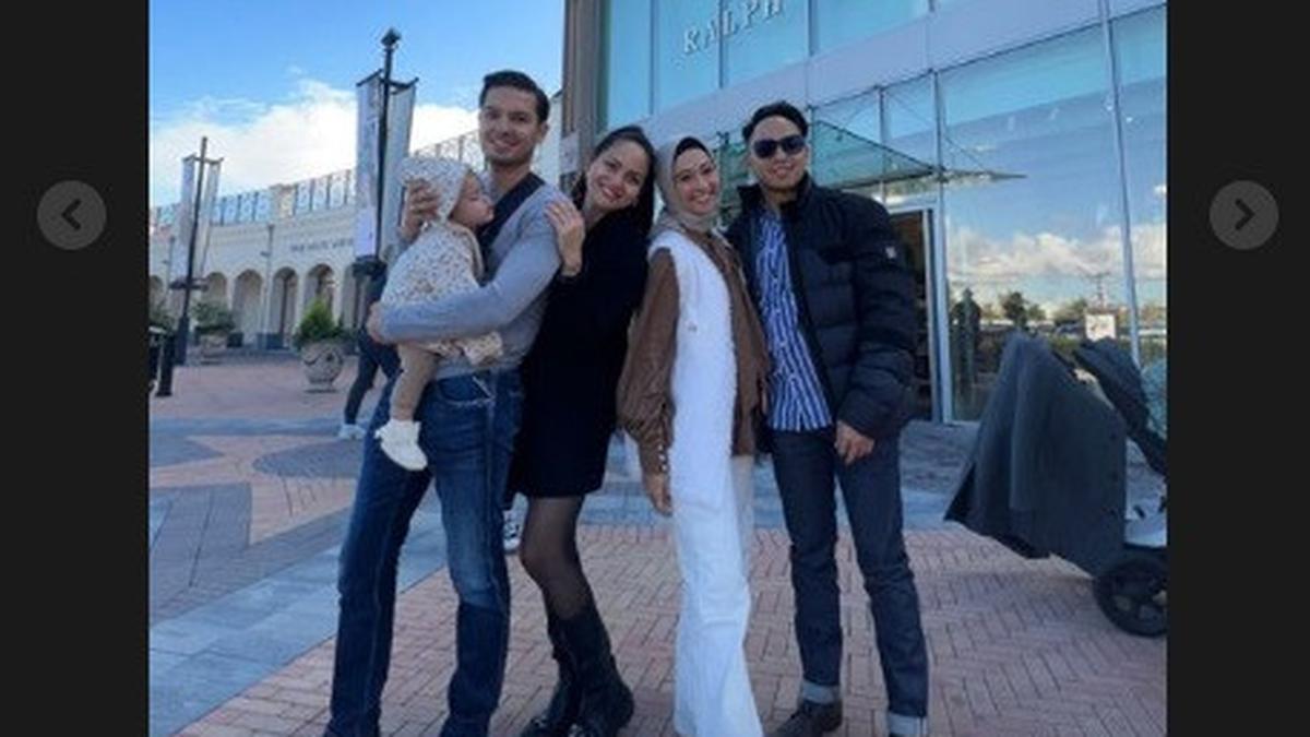5 Potret Poppy Bunga dan Ghea D'Syawal Lepas Kangen di Belanda, Bawa ...