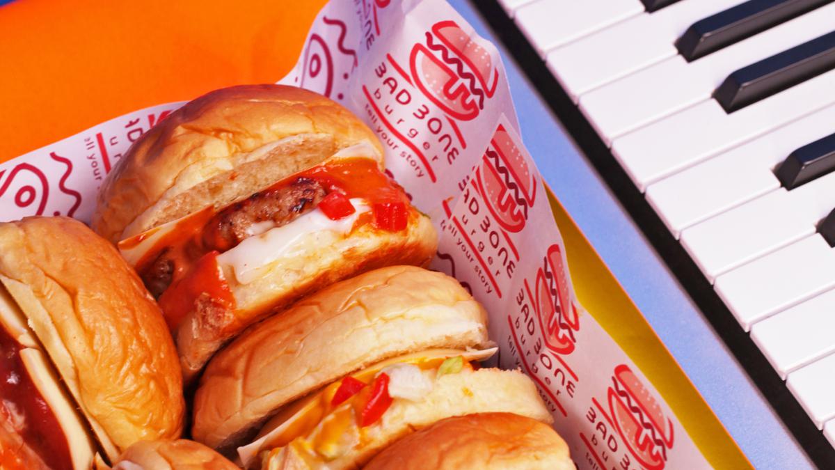 Burger Bergaya Korea dan Jepang dengan Saus Miso dan Gochujang ...