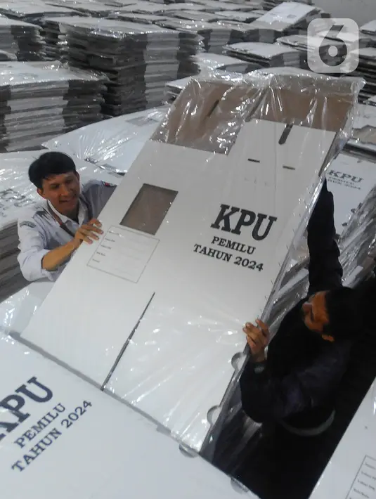 Jutaan Kotak Suara Didistribusikan Jelang Pemilu 2024 - Foto Liputan6.com