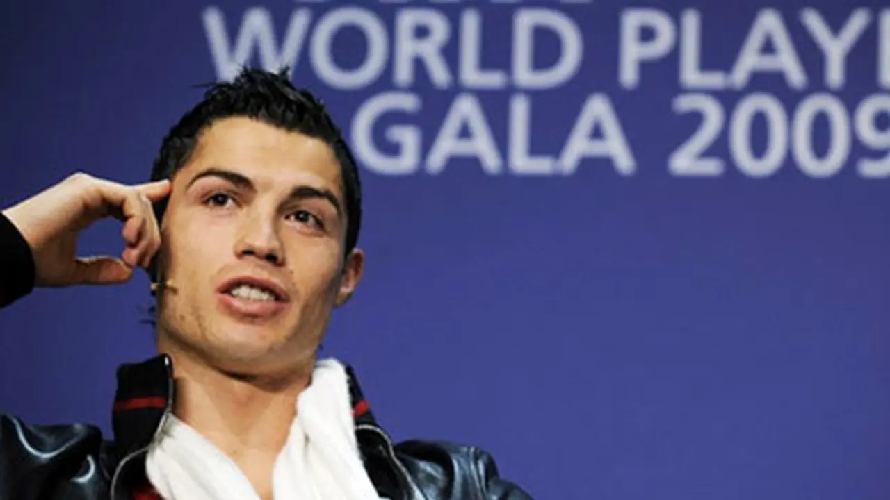 Cristiano Ronaldo Raih FIFA Puskas Award