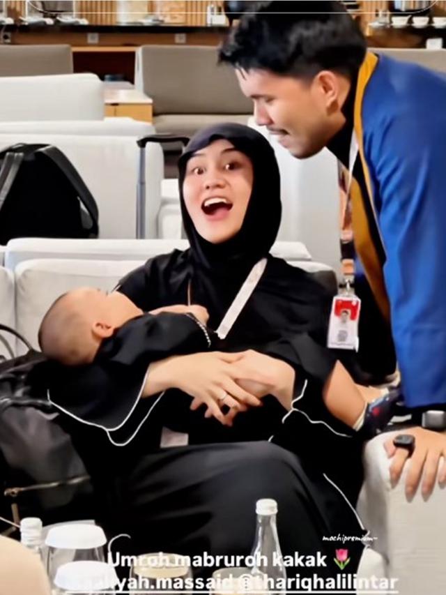 6 Potret Baby Arash Umrah di Usia 6 Bulan, Aaliyah & Thariq Ungkap Rasa ...