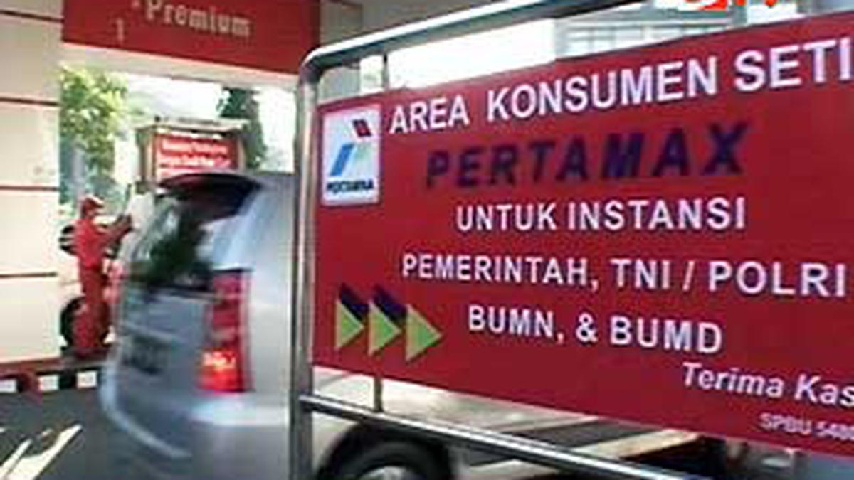 Kendaraan Plat Merah Tetap Isi Premium - News Liputan6.com