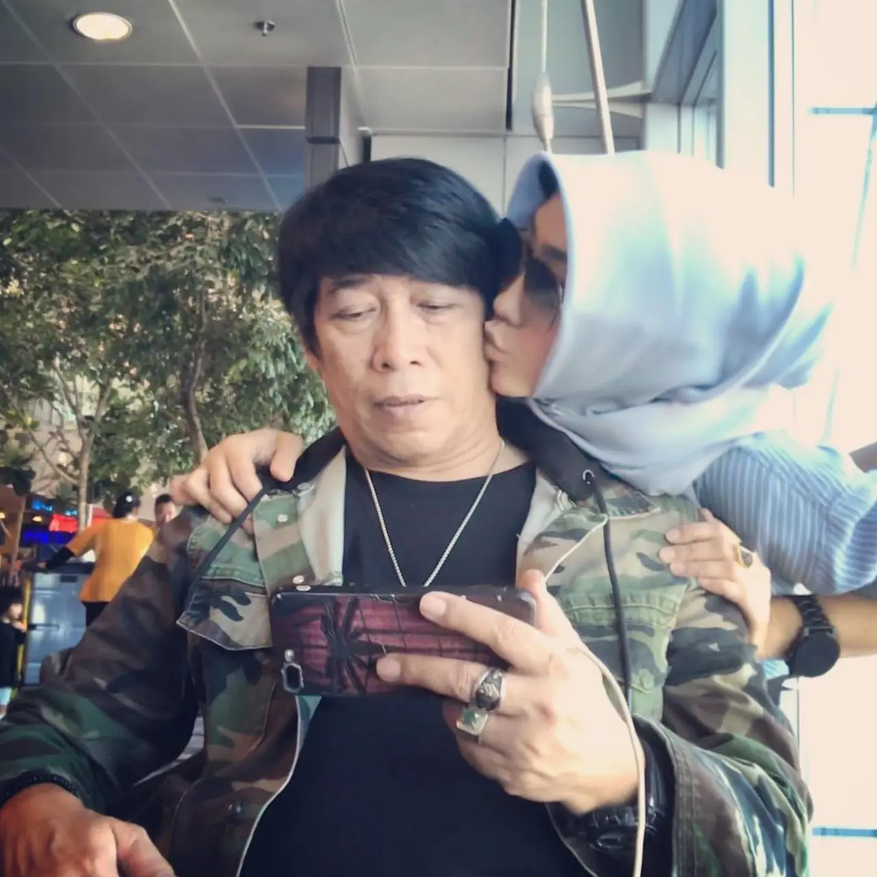 6 Potret Terbaru Pasangan Selebriti Parto Patrio dan Dina Risty, Makin Harmonis - Hot Liputan6.com