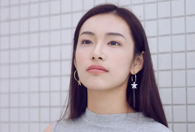 4 Makna Bunga Pada Kebaya Lesti Kejora di Serangkaian Acara ...