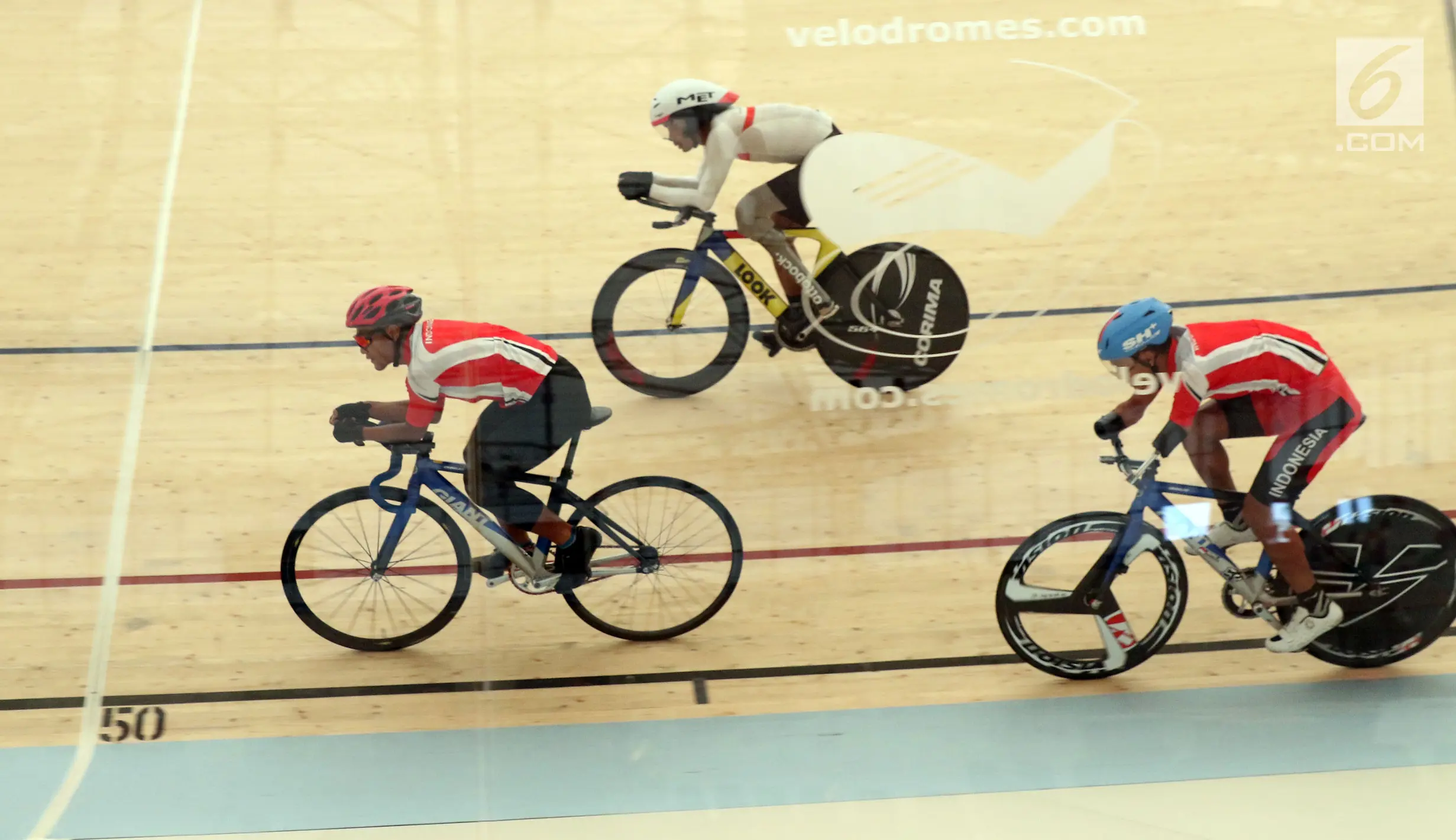 FOTO: Target Dua Perunggu, Tim Para Cycling Indonesia Latihan di ...