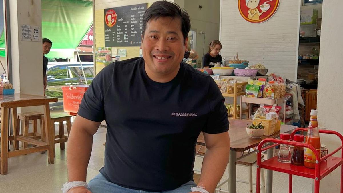 Anak Raja Thailand yang Diasingkan Kembali Pulang Kampung Sendirian ...