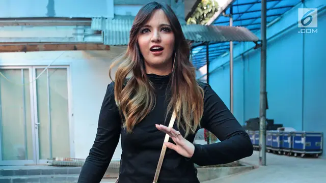 Kebahagiaaan Nia Ramadhani dan Ardi Bakrie Sepanjang April 2025, Ulang ...