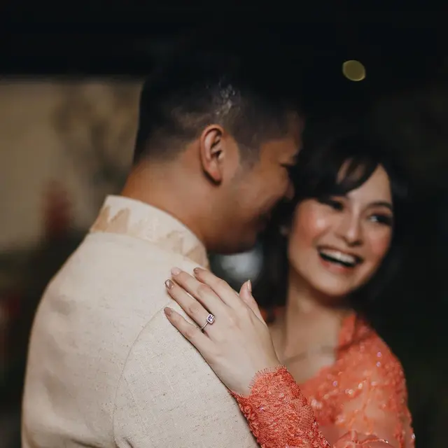 6 Momen Pernikahan Artis Clara Bernadeth, Elegan dan Bernuansa Putih ...