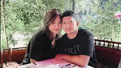 11 Tahun Menikah, Ini 8 Potret Audy Item dan Iko Uwais yang Tetap Mesra - Hot Liputan6.com