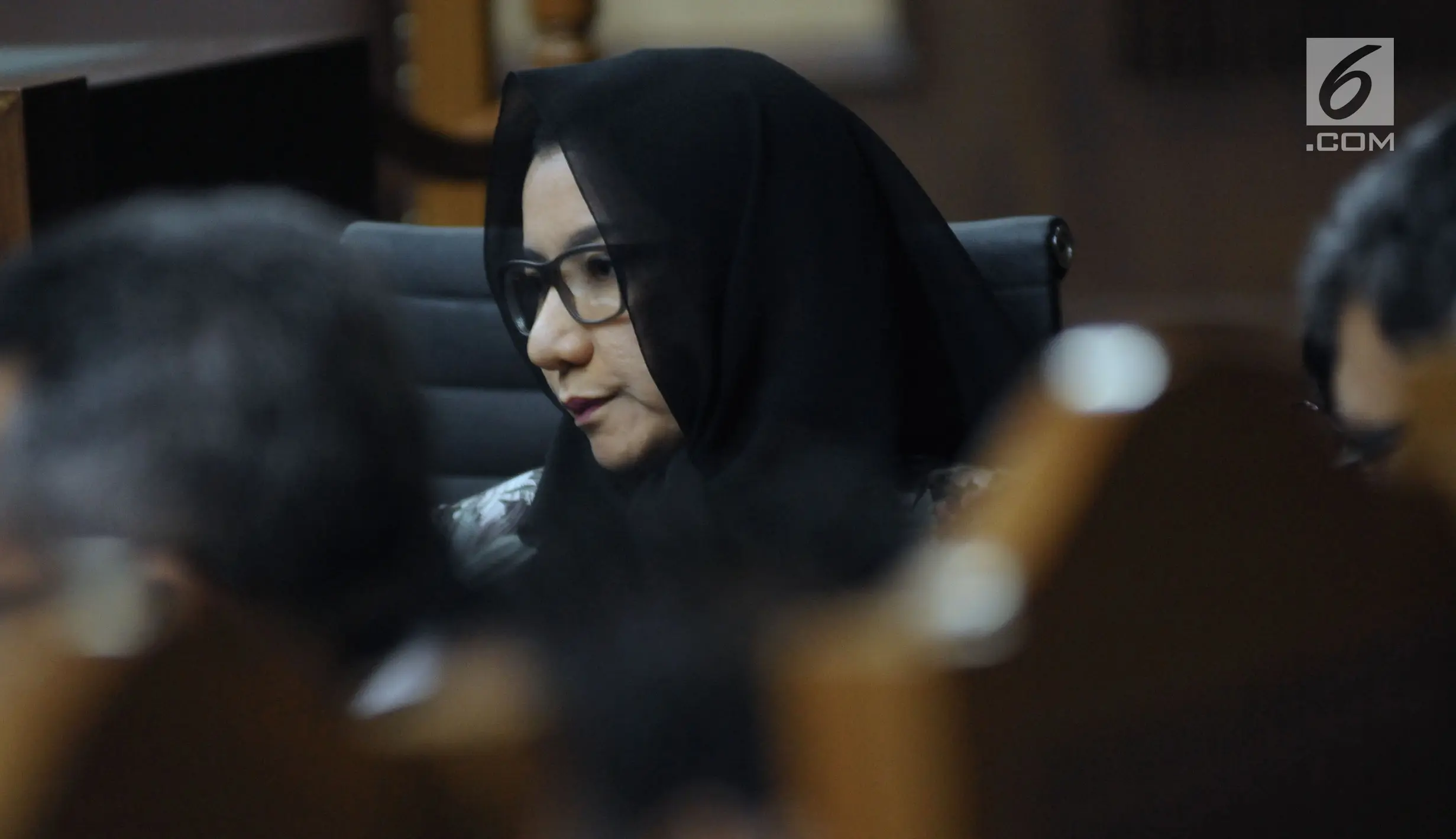 FOTO: Berkacamata, Rita Widyasari Jalani Sidang Lanjutan - Foto ...