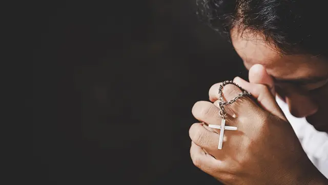 5 Doa Pembukaan Ibadah Kristen Singkat dan Mudah Diingat - Hot Liputan6.com