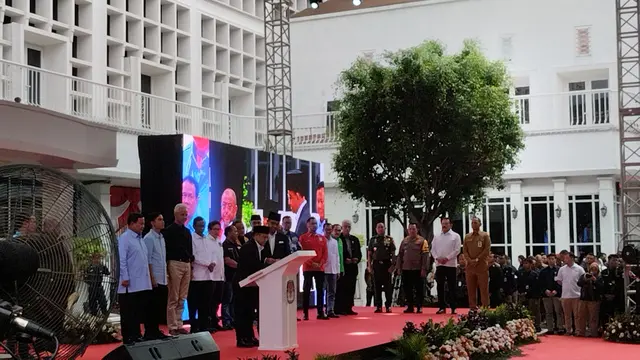 3 Capres-Cawapres Resmi Teken Naskah Kampanye Pemilu Damai 2024 di KPU - Pemilu Liputan6.com