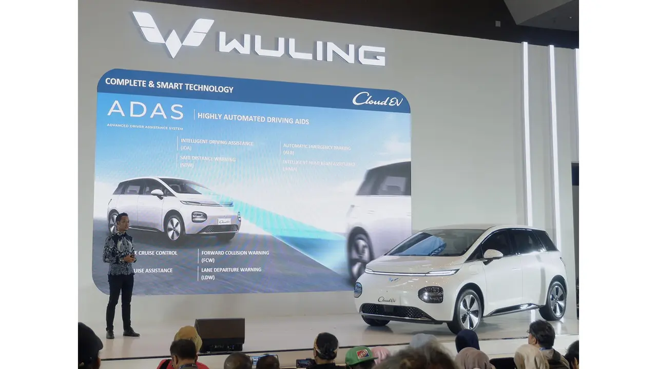 Wuling Cloud EV, Hadirkan Kenyamanan dan Desain Luxury - Otomotif ...