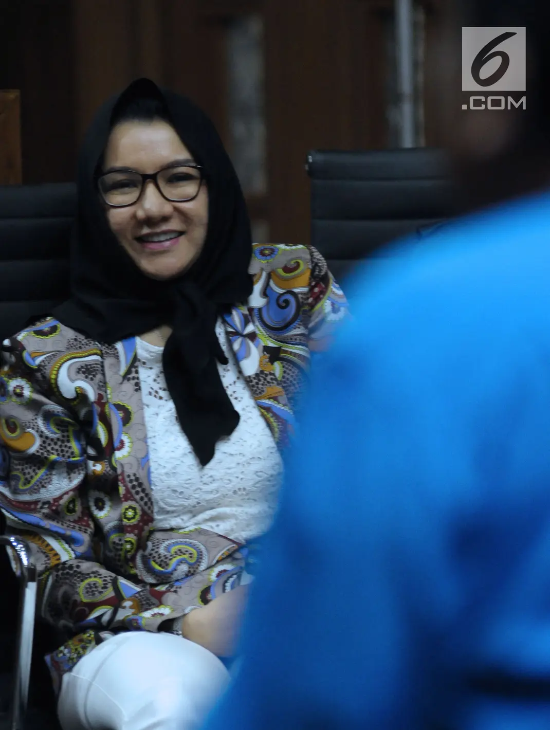 FOTO: Senyum Rita Widyasari Saat Jalani Sidang Lanjutan - Foto Liputan6.com