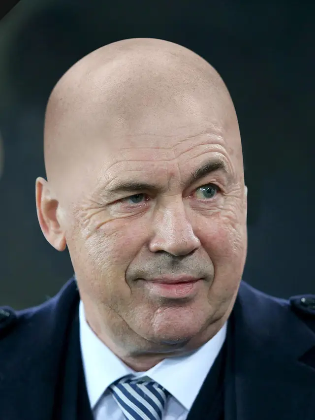 8 Foto Editan Pelatih Bola Top Dunia Jadi Botak Ini Kocak - Dunia Bola.com