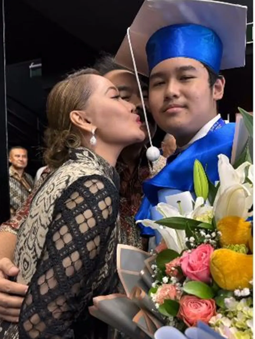 Potret Inul Daratista dan Adam Suseno di Acara Kelulusan Anak, Nama ...