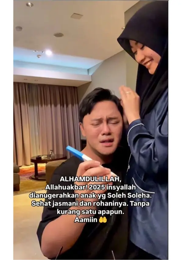 Penantian Tiga Tahun, Ini 7 Momen Haru Danang DA Umumkan Istri Hamil Anak Pertama - Hot Liputan6.com