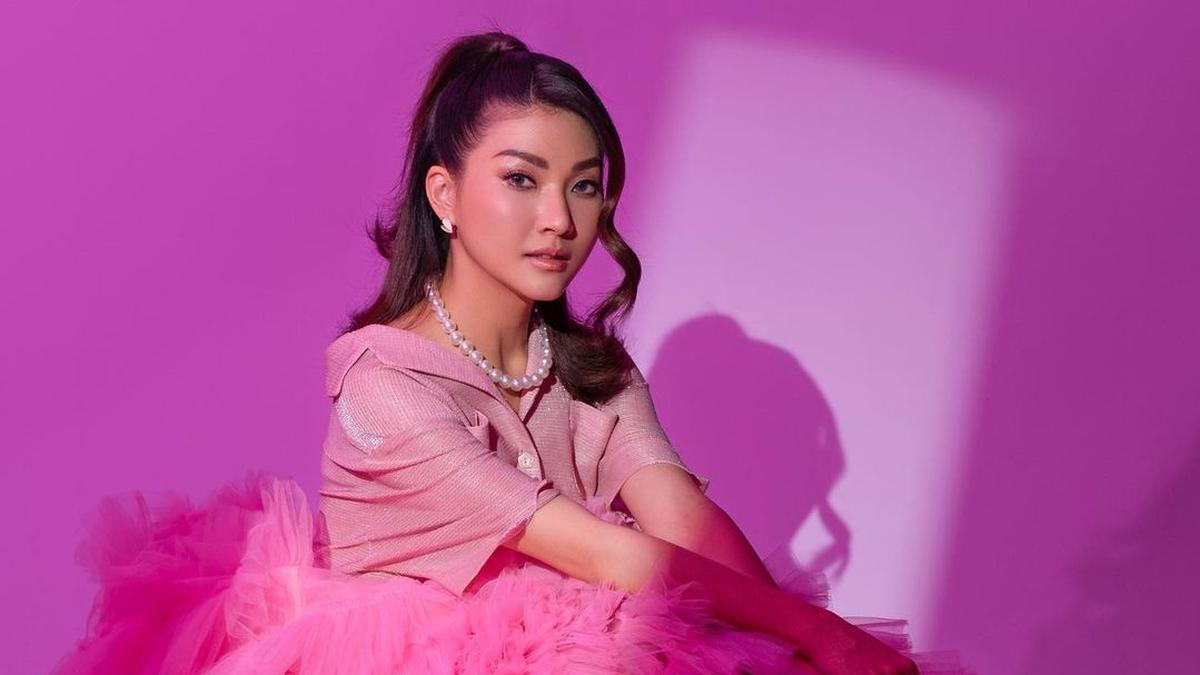 7 Potret Ultah Sarwendah yang Meriah dengan Nuansa Pink, Dipuji Makin Cantik di Usia 34 Tahun ...