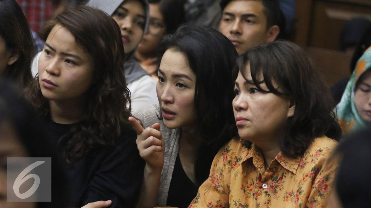 Bikin Gaduh, Keluarga Mirna Ditegur Hakim Sidang Jessica - News Liputan6.com