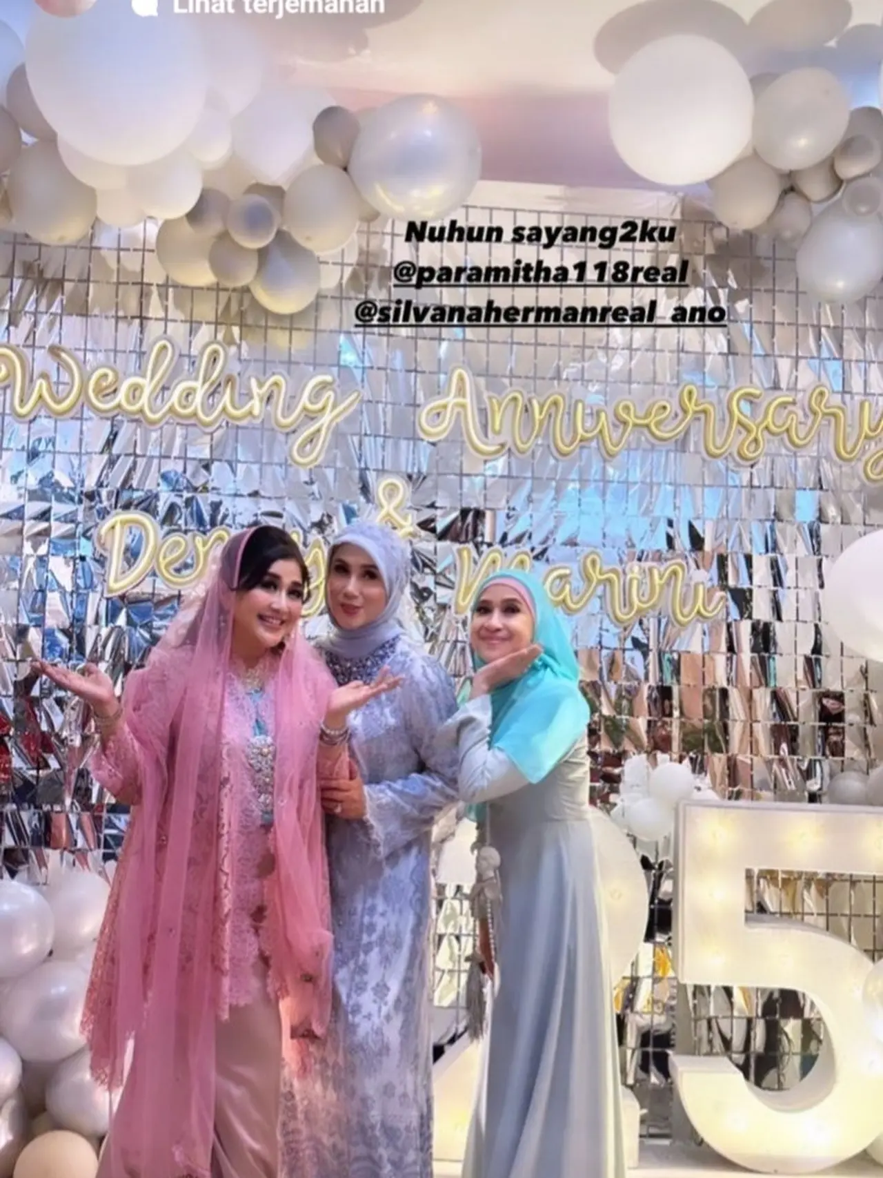 7 Potret Perayaan Wedding Anniversary ke-25 Marini Zumarnis dan Denny Wardhana, Jadi Ajang Lepas ...