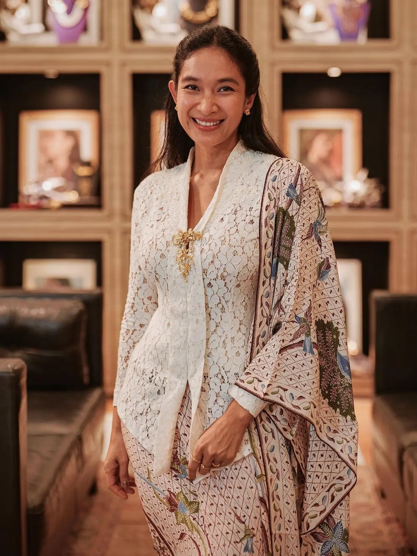 Inspirasi Kebaya Batik Modern ala Artis yang Anggun dan Cantik, dari ...